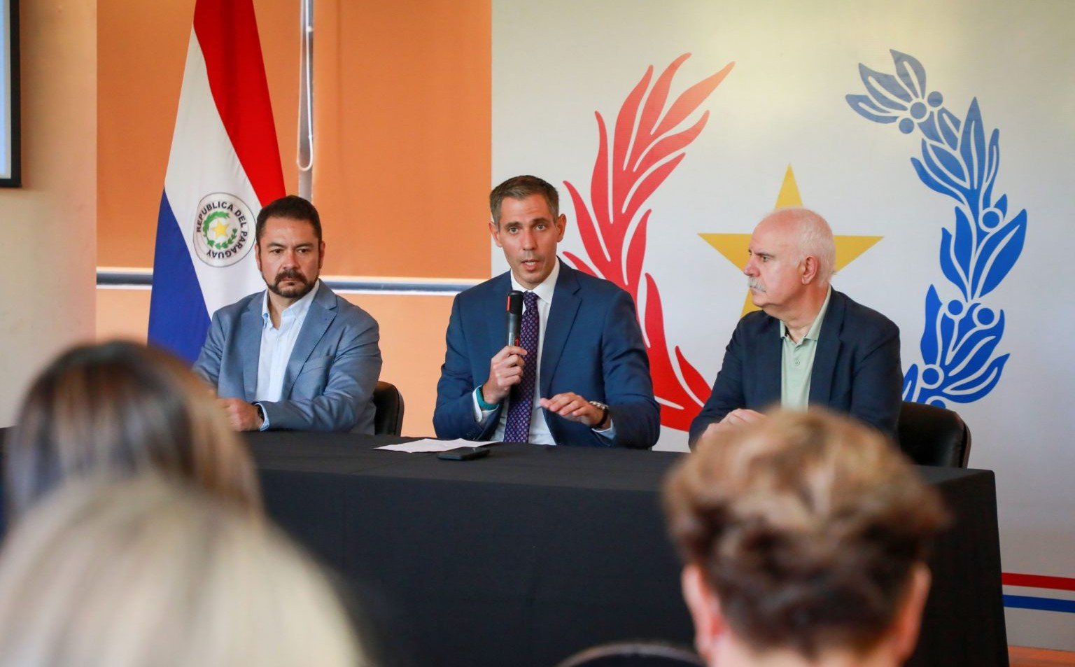 MIC y Air Europa Cargo impulsan conectividad logística comercial de Paraguay con mercados ...